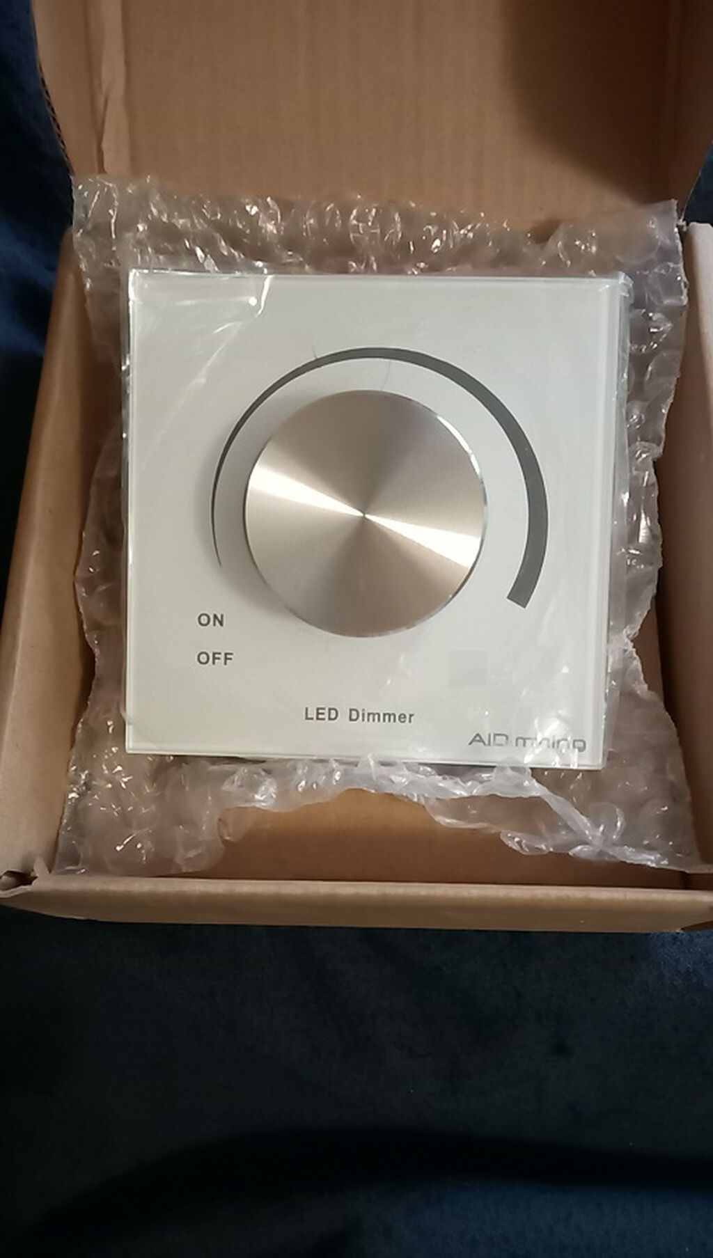 Elektronski dimer za LED sijalice 250W AIDimming PE383RI testiran