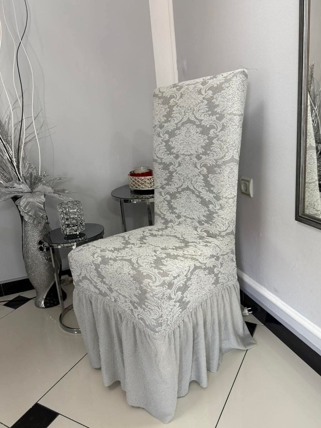 Navlake za stolice sa karnerom,elegantan barokni dezen. Komplet 6