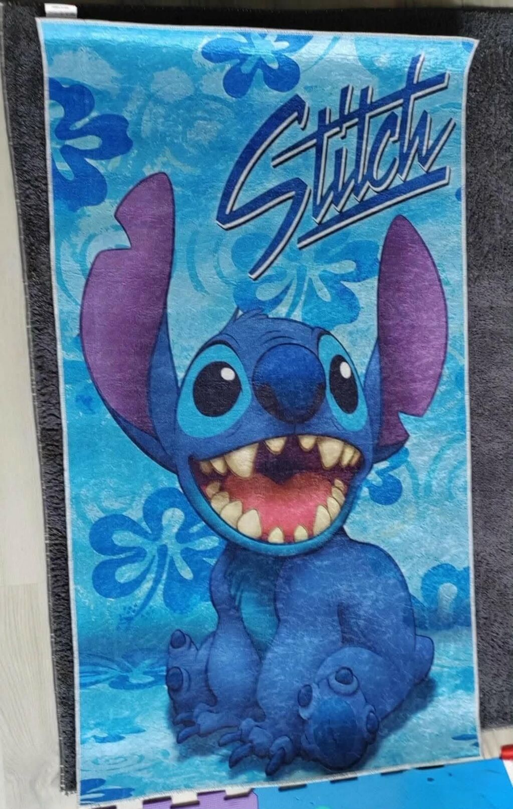 STICH staza tepih za malisane. Dimenzije: 140x80. Dizajn:više