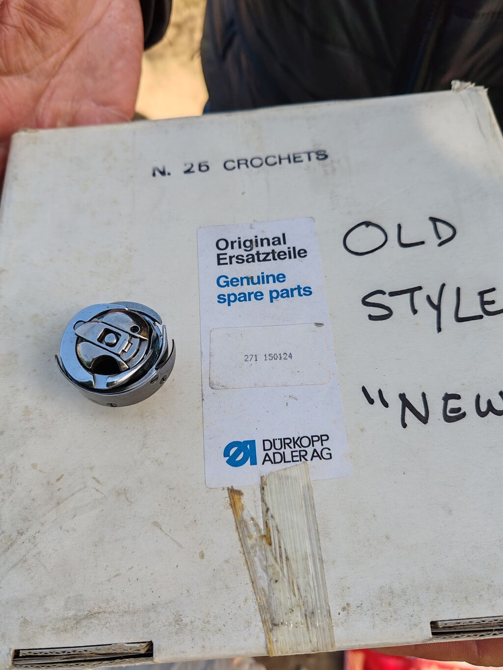 Durkopp Adler originalni šatl/čaura (kuka) – Genuine spare parts