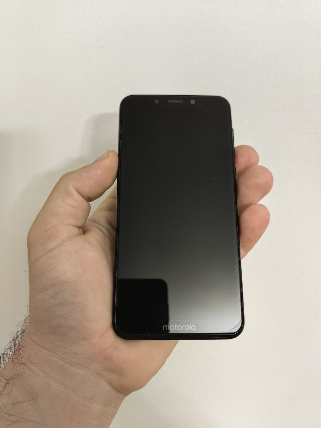 Motorola One dual sim sim free, sa 4/64gb memorije. Dobro očuvan i