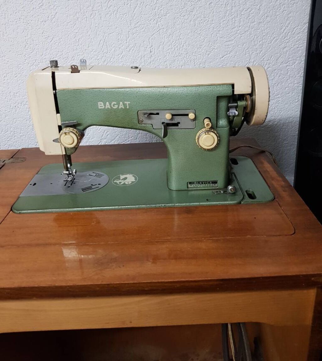 Bagat Slavica legendarna šivaća mašina električna, ispravna. Može da
