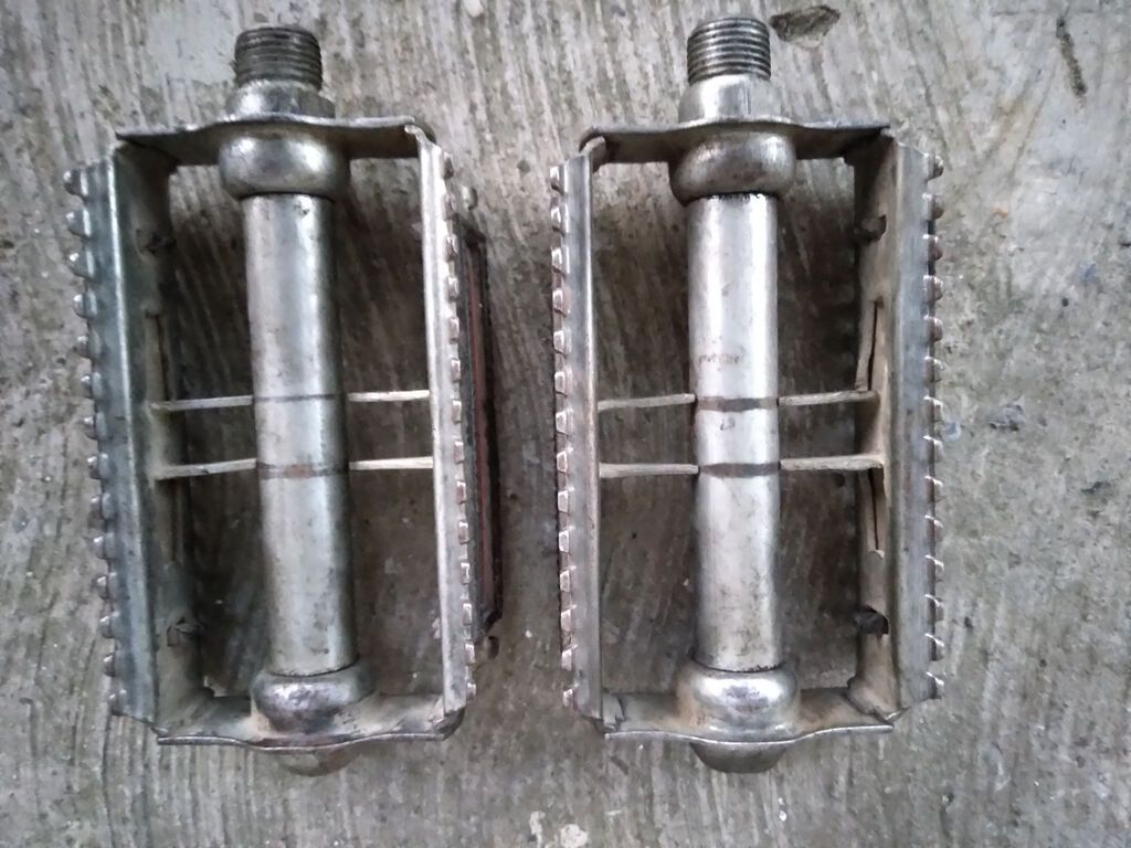 Bicikl pedale metalne,polovne