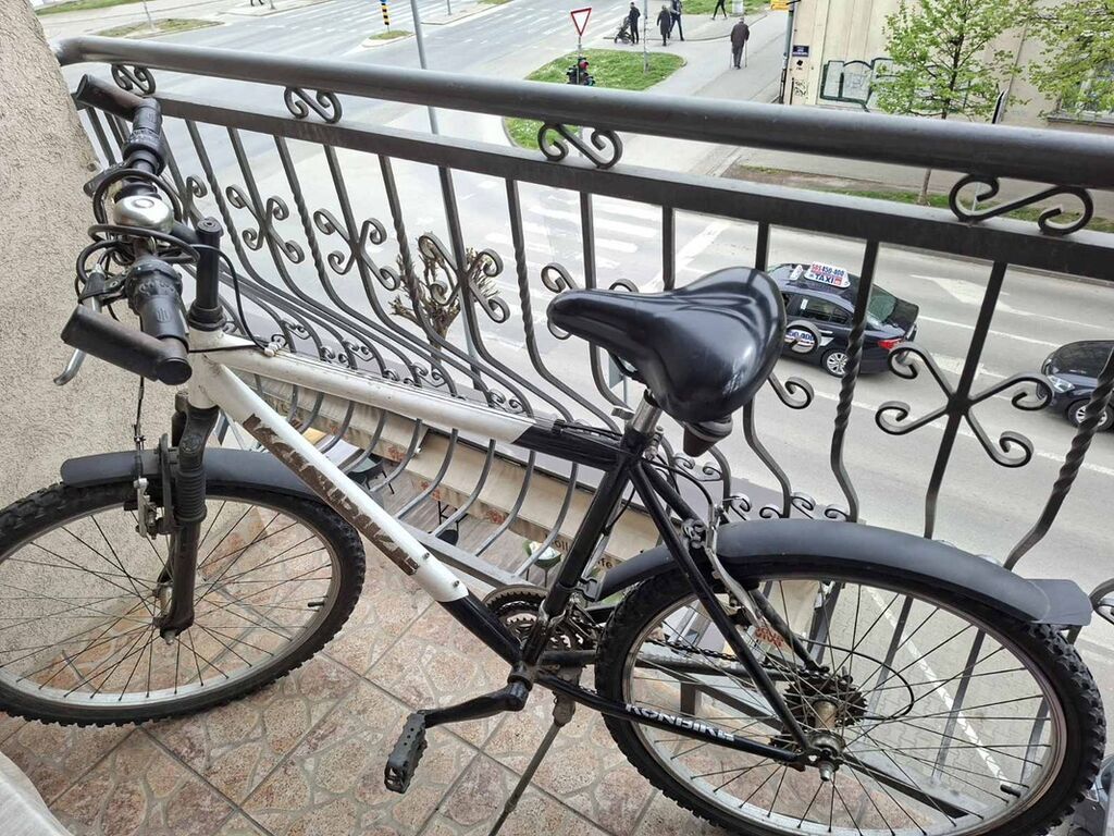 Planinski bicikl 26" - Čelični ram sa kosom gornjom cevi, kombinacija