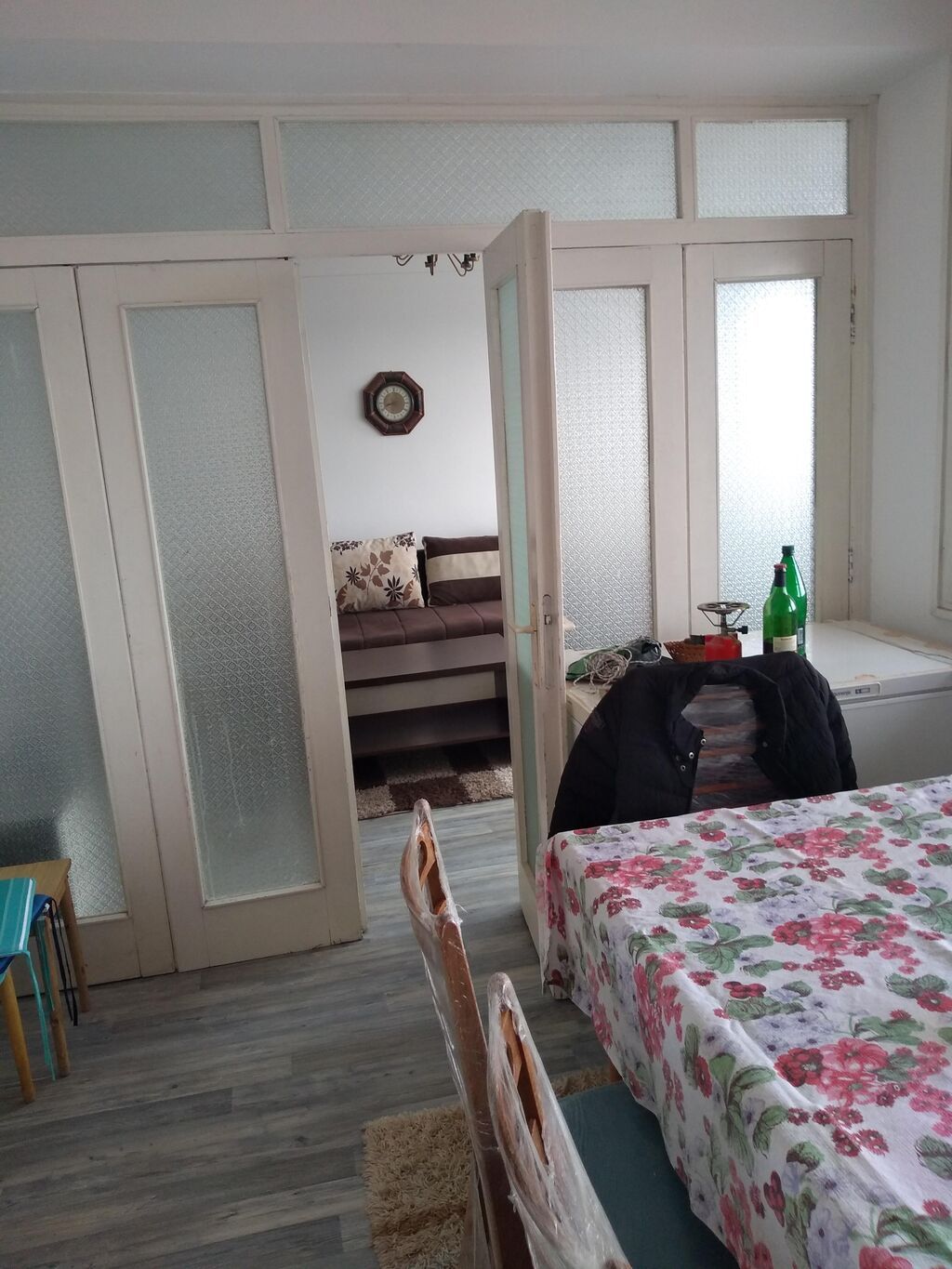 Prodaja namestenog dvosobnog stana sa odvojenom kuhinjom - Dnevna