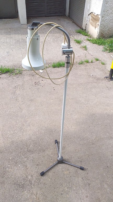 Ambulantna pregledna lampa 550 luxa . Posedujem dve. Kao sa slika