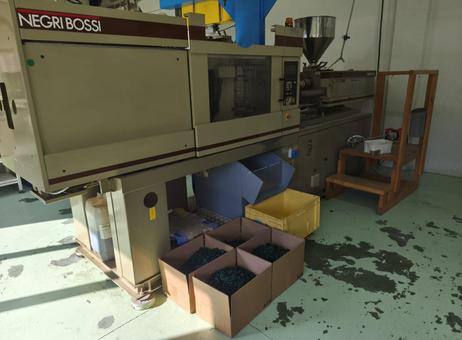 Преса за инјектирање NEGRI BOSSI NB100 Euromap 1000H-450 -100T