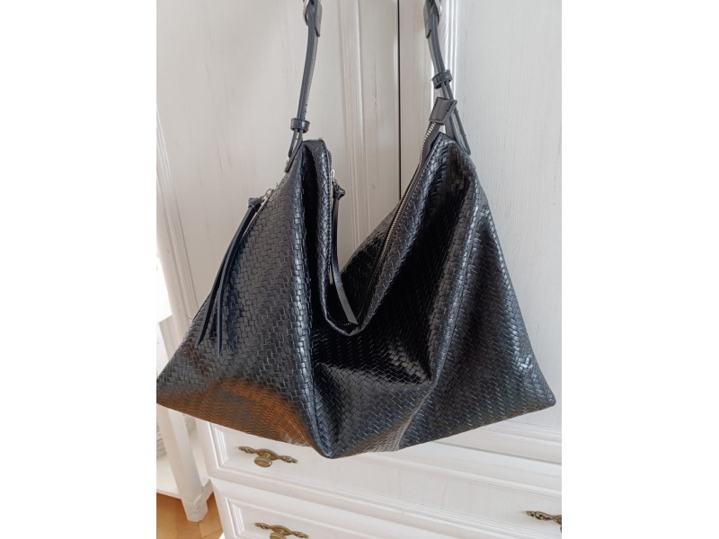 TORBA ,,STRADIVARIUS" NOVA.