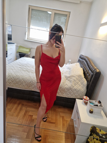 Nova satenska haljina vel S
