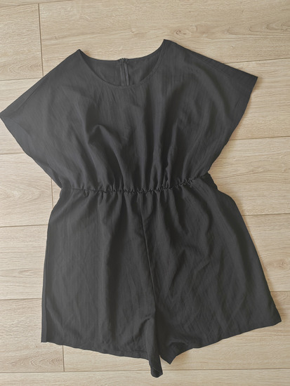 Shein kombinezon