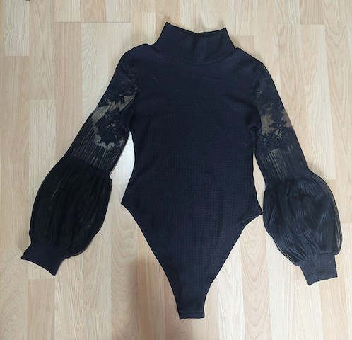 Shein bodi sa čipkanim rukavima