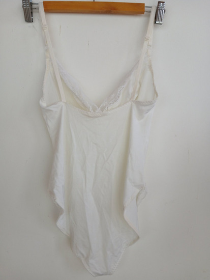 LISCA beli bodi 80 b