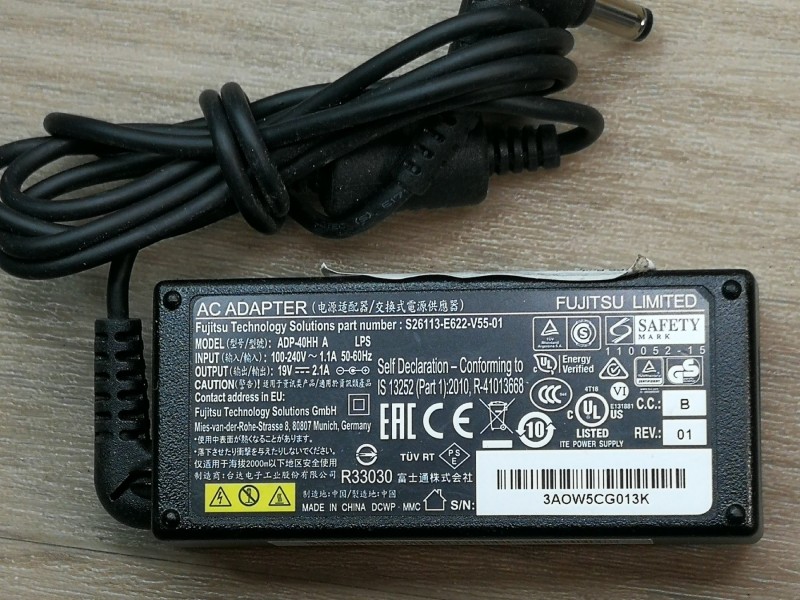 Adapter ADP-40HH A 19V --- 2,1A