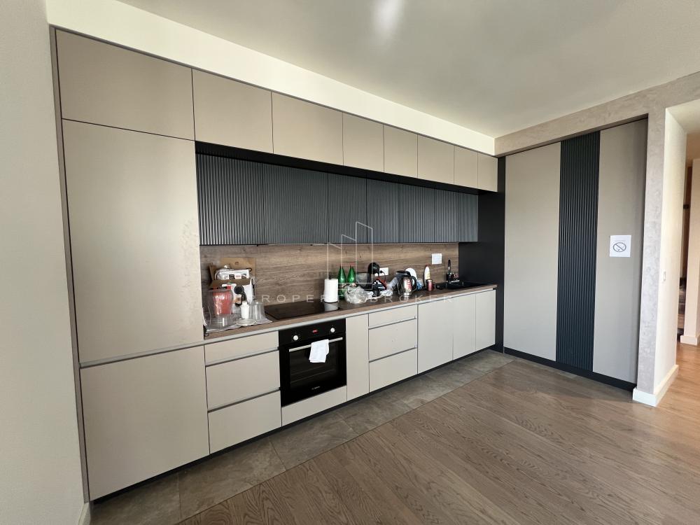 BW Sole, polunamešten, nesvakidašnja terasa ID#2980
3.000 €