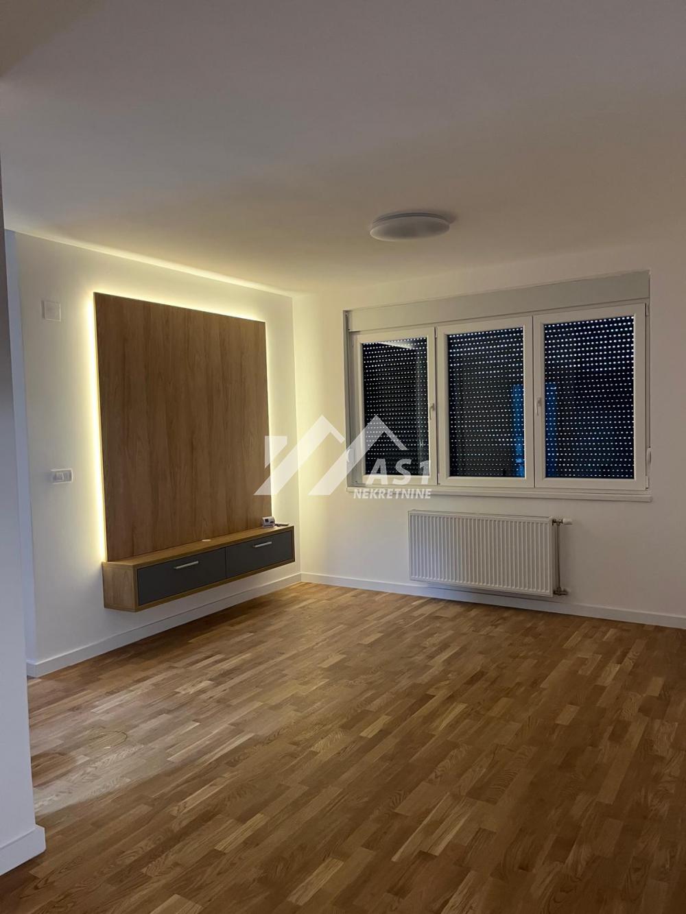 IZDAJE SE TROSOBAN STAN NA KLISI-NOVO ID#6579
600 €