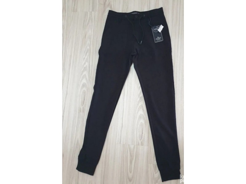 Alccot,nove muske pantaline,29