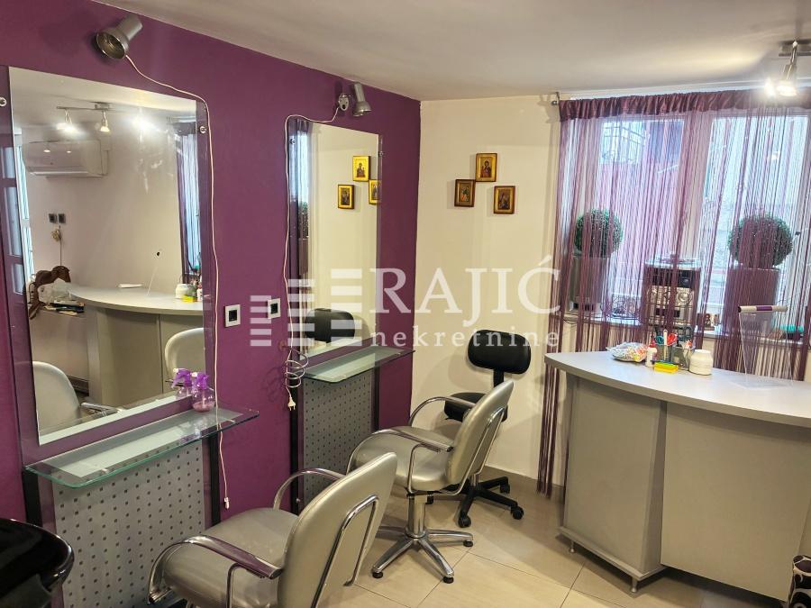 Lokal opremljen za frizere i kozmetičare 40m2 -Medaković 3 #4516
900 €