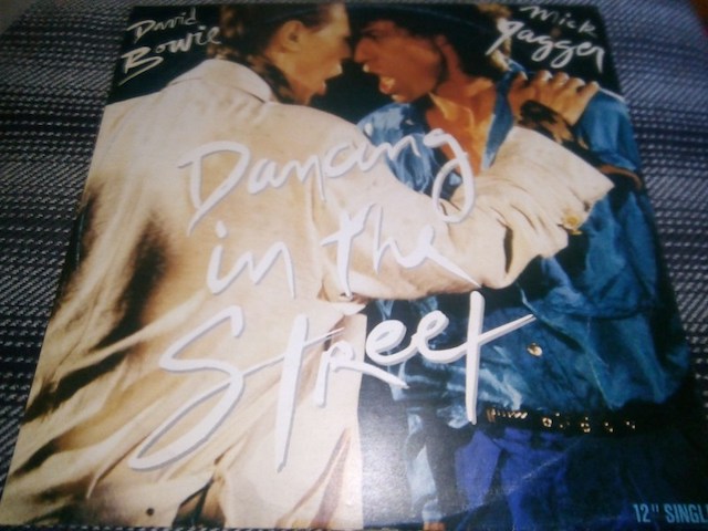 DAVID BOWIE &; MICK JAGGER - DANCIN IN THE STREET