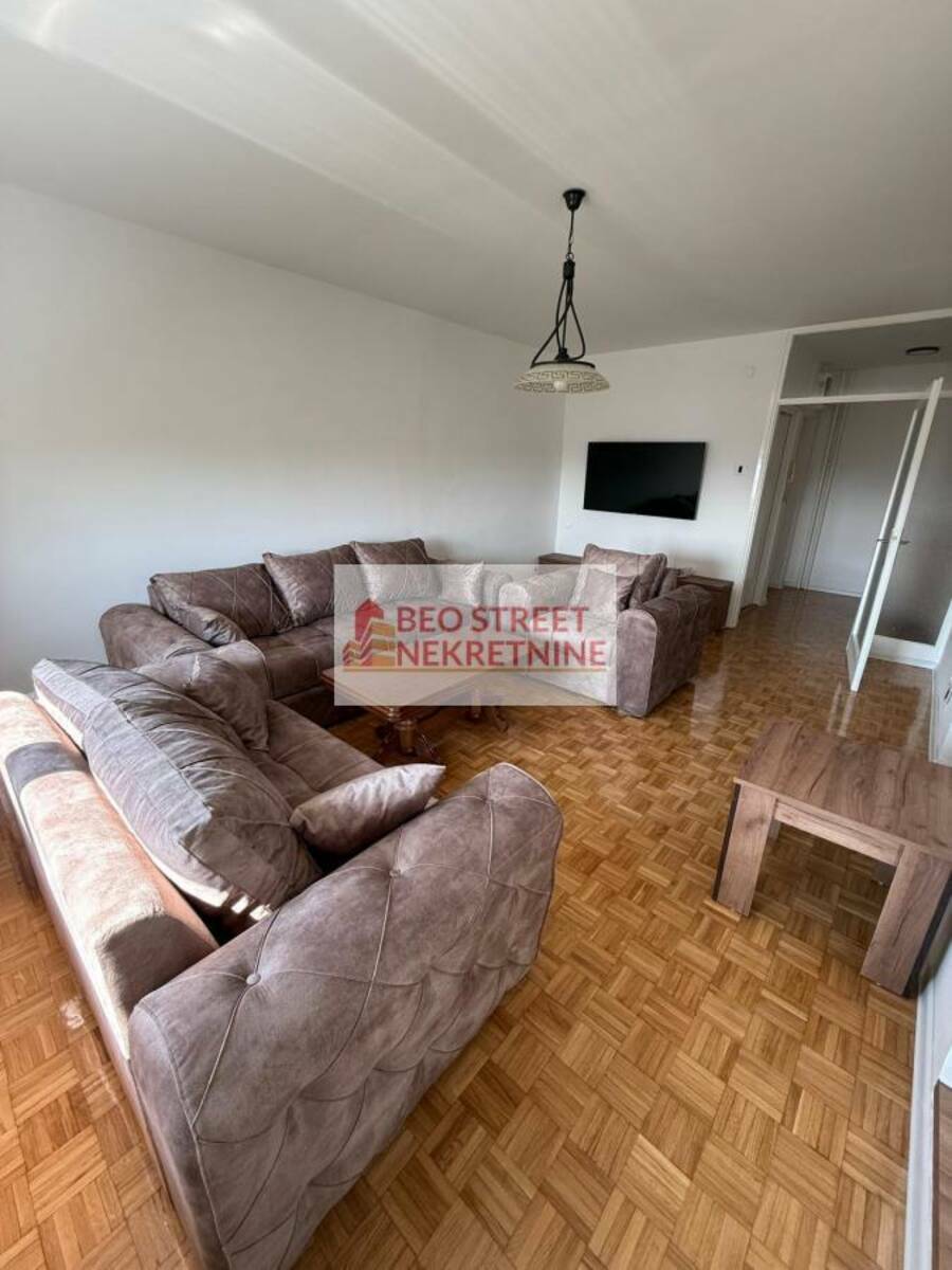 Trosoban stan, Beograd - Bežanijska Kosa | Izdavanje · 80m² · 650€