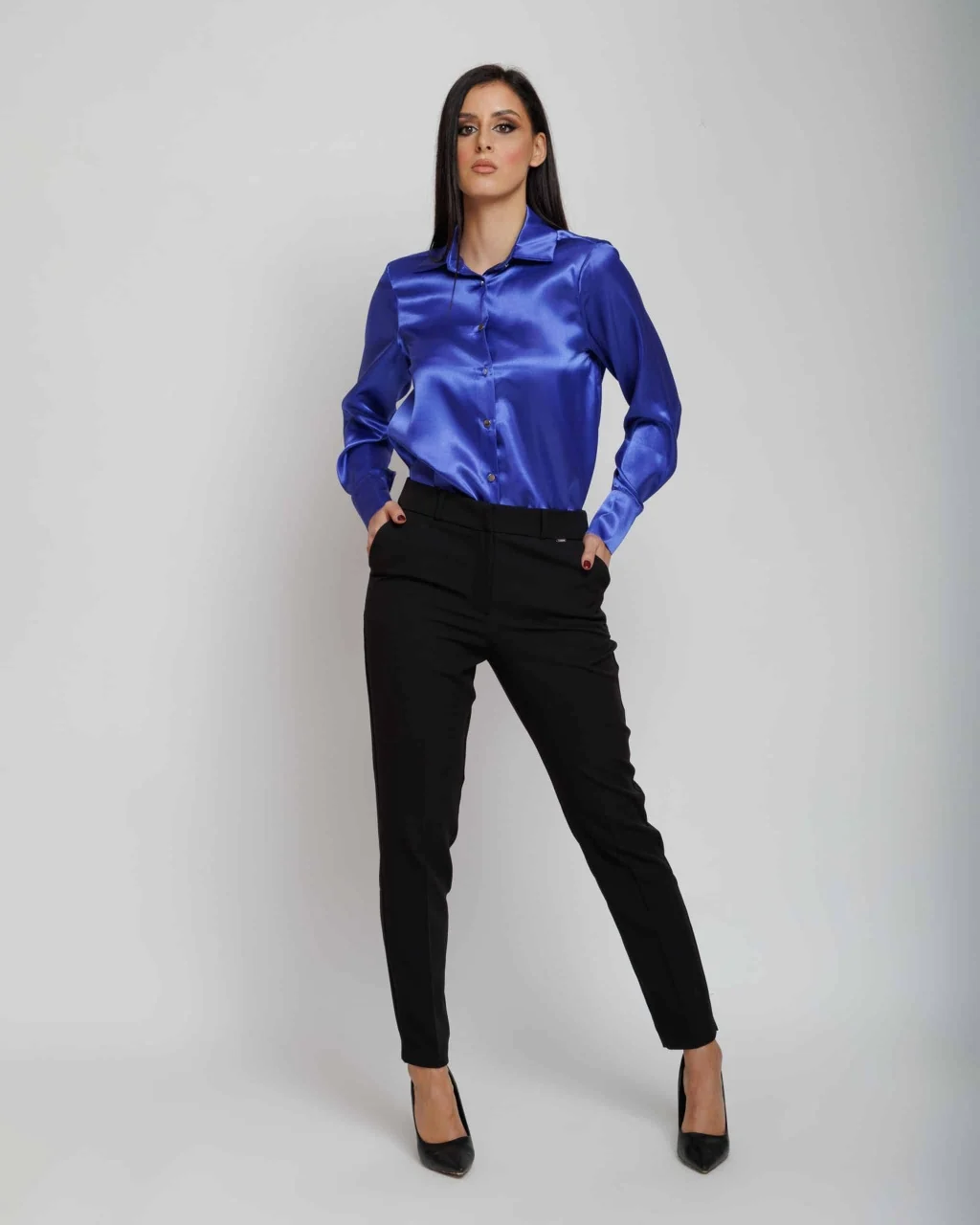 Elegantne ženske pantalone modernog kroja