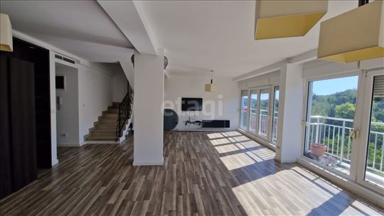 Dupleks na Dedinju u mirnom kraju, 147m2