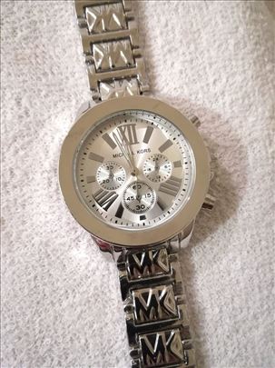 Odlican ženski ručni sat Michael Kors Srebrni