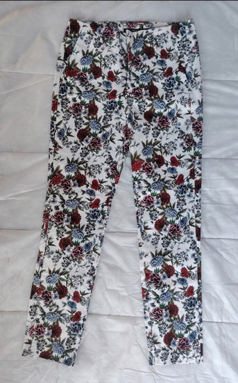 ZARA Basic cvetne pantalone-XS (može i S)