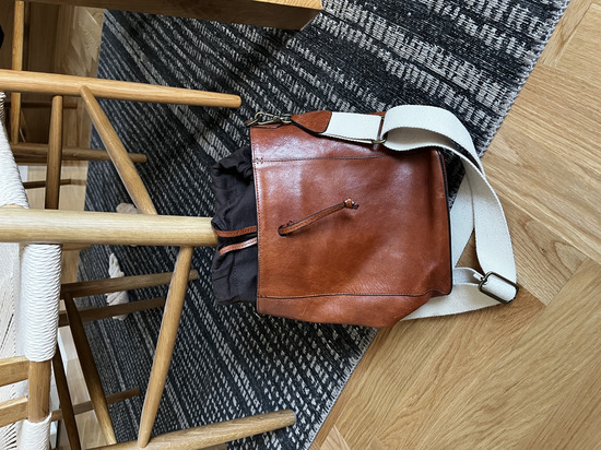 Kožna Massimo Dutti torba preko ramena