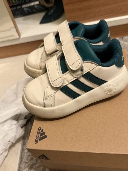Adidas 24 patike za dečaka