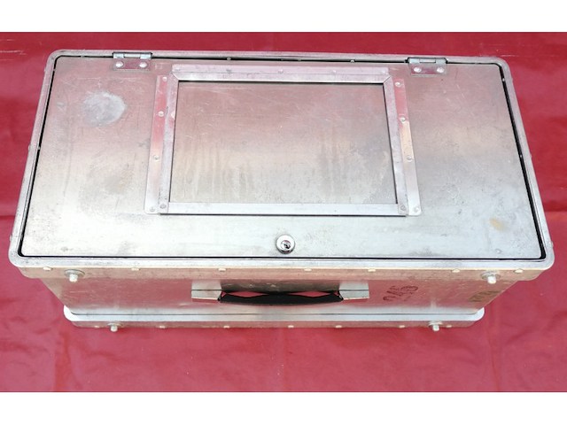 Veliki aluminijumski kofer - sanduk 64х33х27