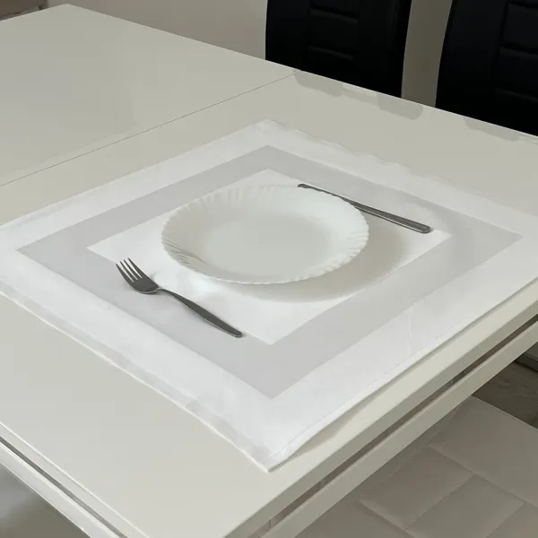 Salveta sa glat bordurom 55x55cm -nadstolnjak