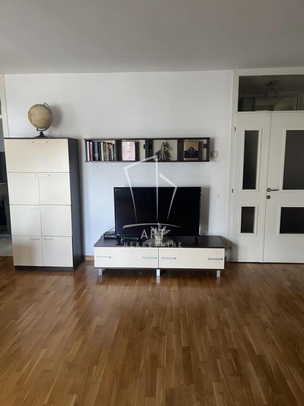 Kostolačka, Trosoban stan za izdavanje, 65m2, 600€