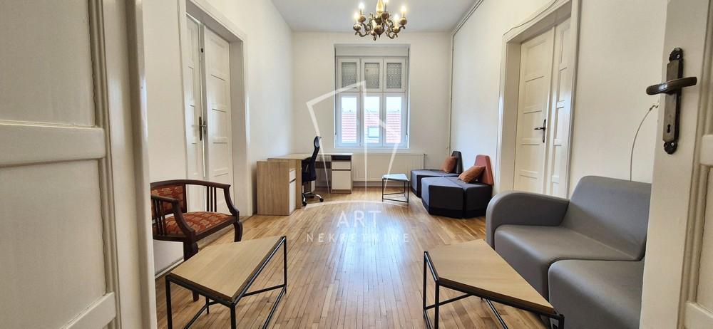 Zmaj Jovina, Petosoban stan za izdavanje, 125m2, 1.100€