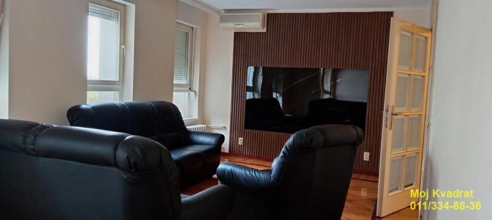 Trosoban stan za izdavanje, 76m2, 1.000€