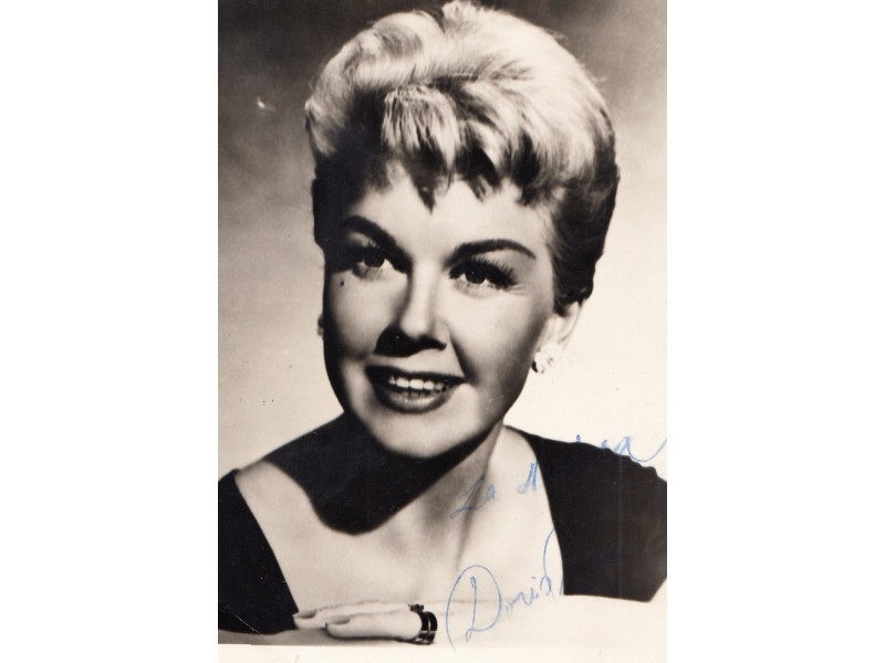 DORIS DEJ , GLUMICA