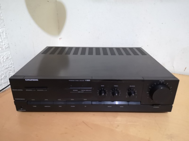 Grundig V 8100