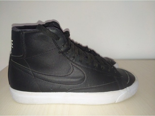 Ženske patike NIKE W BLAZER MID `77 LX br 39 (25 cm)