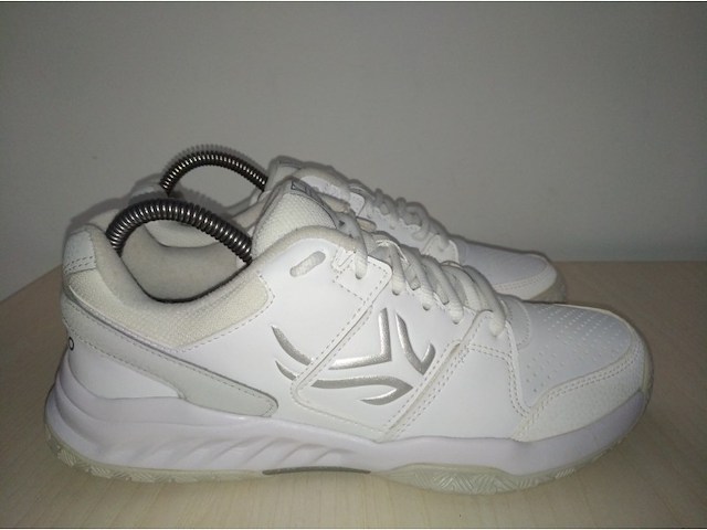 ARTENGO DECATLON zenske patike za tenis br 40 ( 25,5 cm