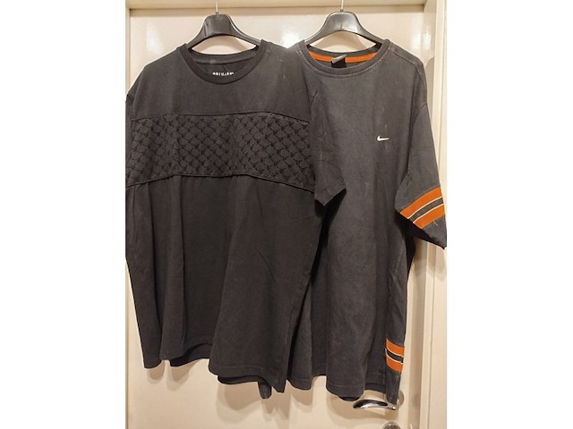 2./ Dve crne majice 2 XL