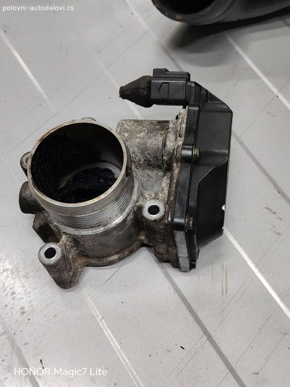 PASAT B7 KLAPNA GASA 2.0 TDI 140 KS ORIGINALNI DELOVI MOGUC
