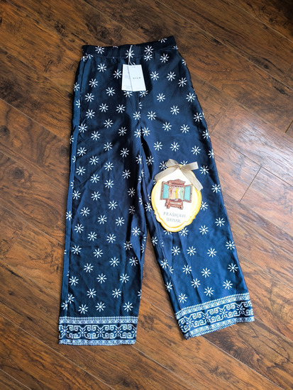 letnje pantalone sa etiketom
