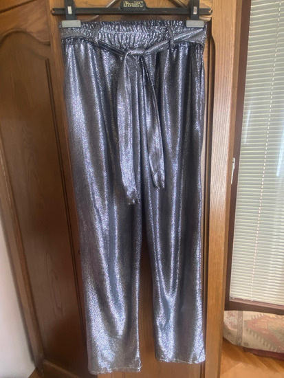 Nove svetlucave pantalone
