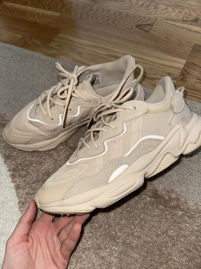 Adidas OZWEEGO