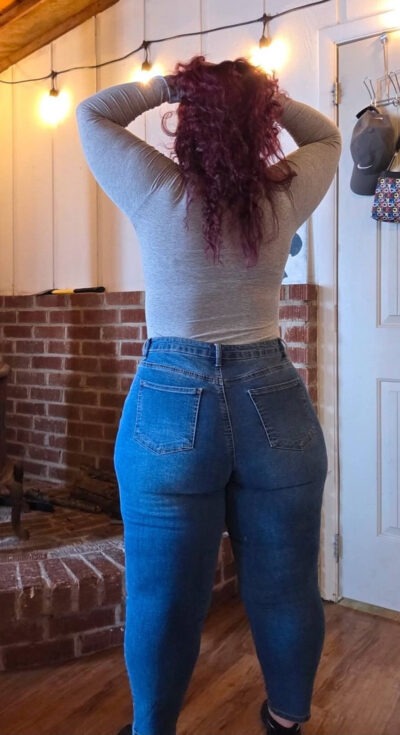 Amira, 46