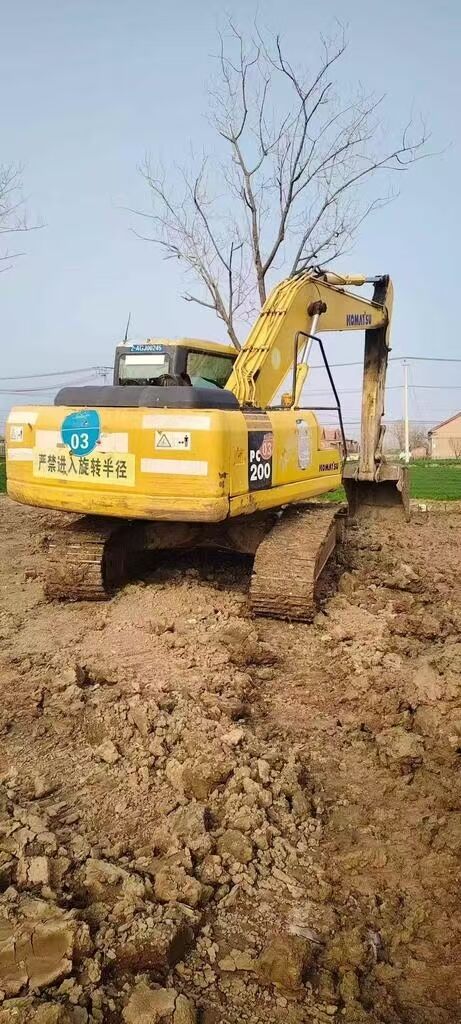 Komatsu 200-7 bager guseničar