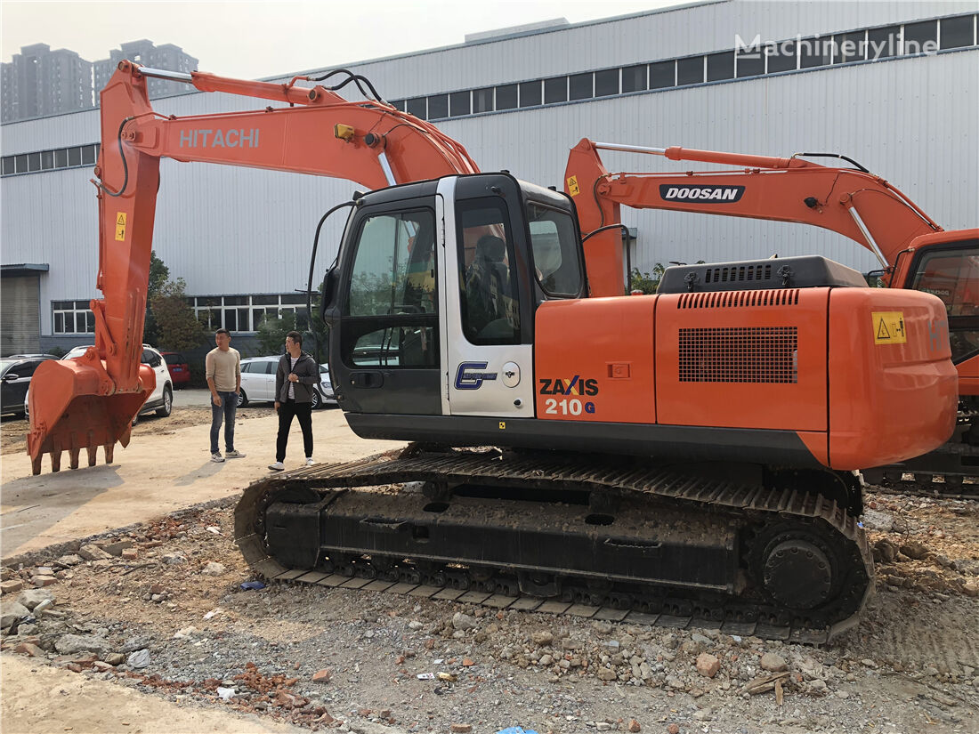 Hitachi ZX210-3G bager guseničar