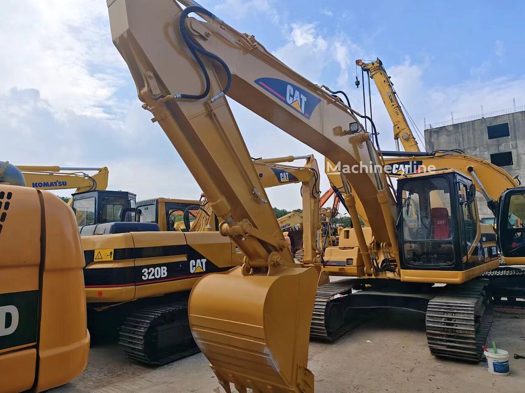 Caterpillar 320B bager guseničar