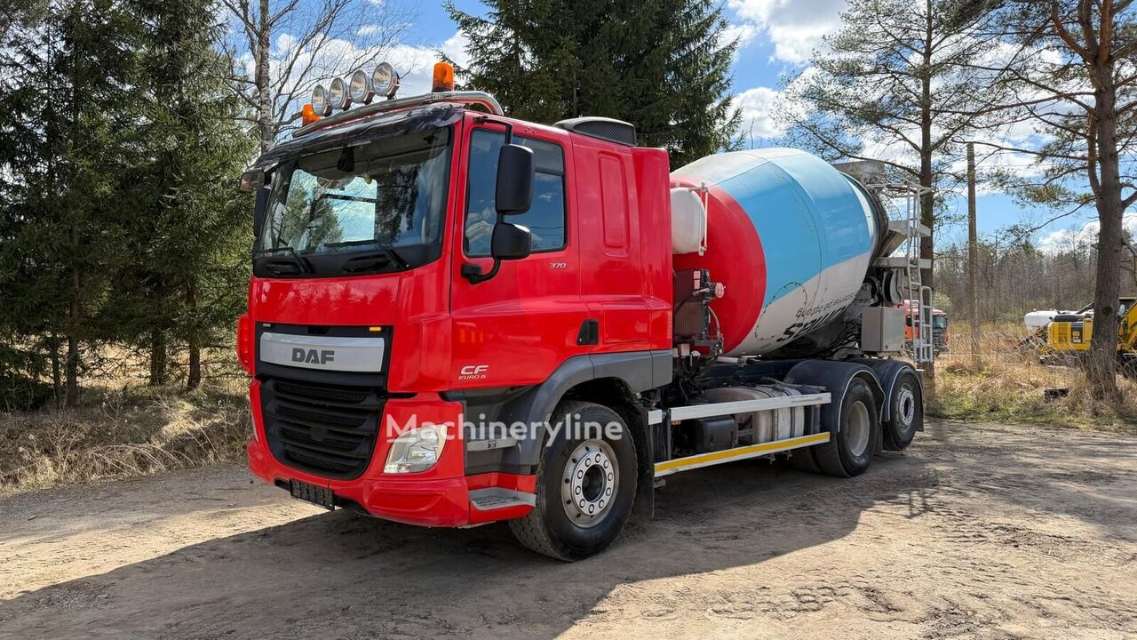 DAF CF370 kamion s mešalicom za beton