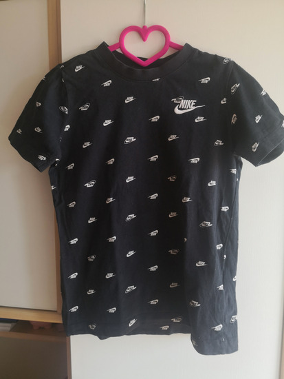 Nike decija majca 128-137