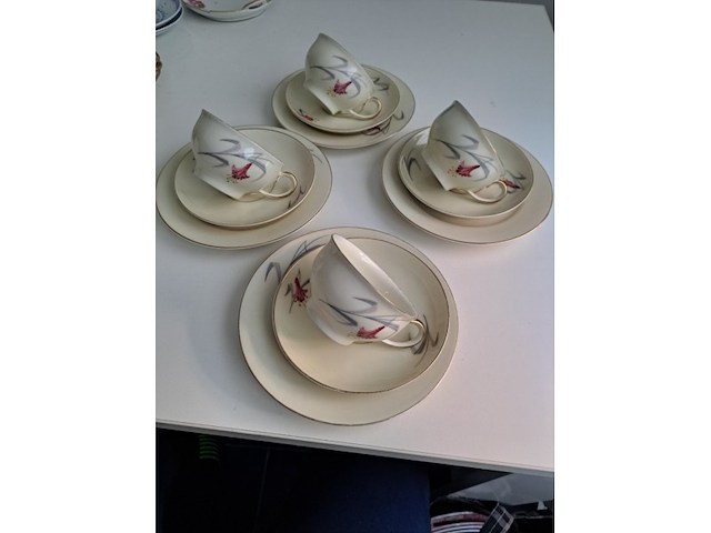 KPM trodelni setovi Royal Ivory 4 kom.